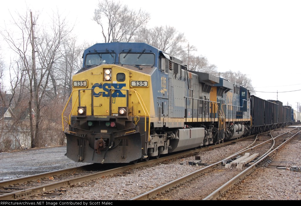 CSX 135 & 726